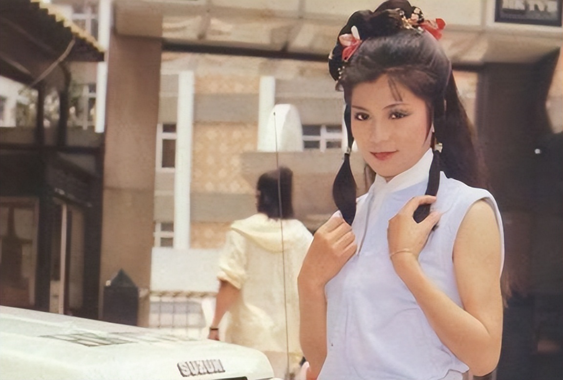 Also playing "Huang Rong", watching Weng Meiling, Ariel Lin and others ...