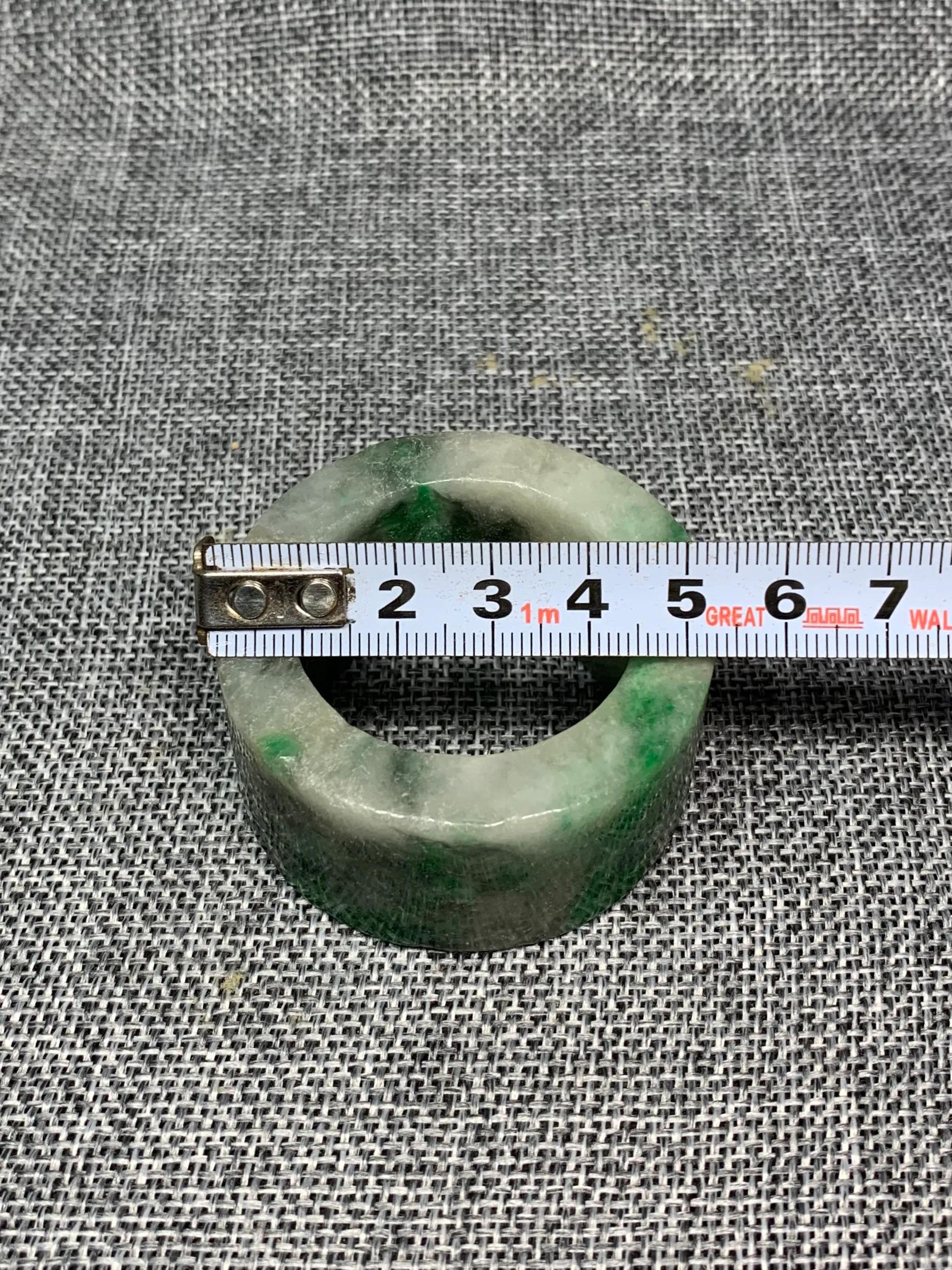 Qing Dynasty old jadeite ring - iNEWS