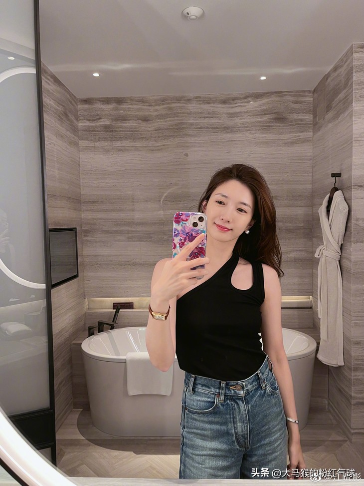 Bai·fu·mei, Jiang Shuying occupies all - iNEWS