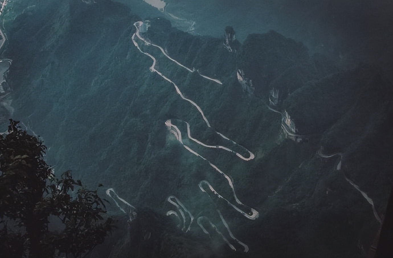 Zhangjiajie Shili Gallery - iNEWS