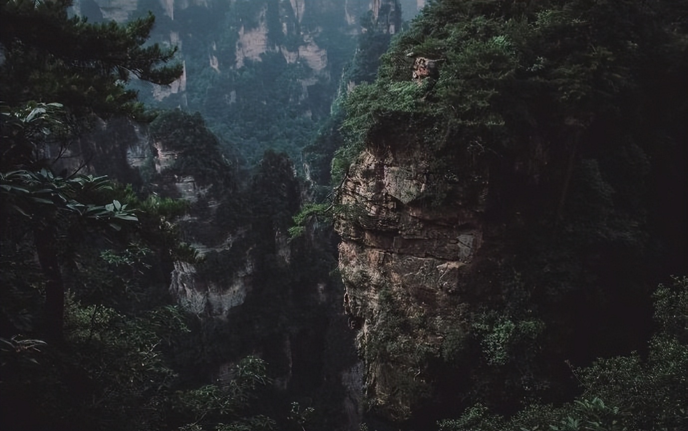 Zhangjiajie Shili Gallery - iNEWS