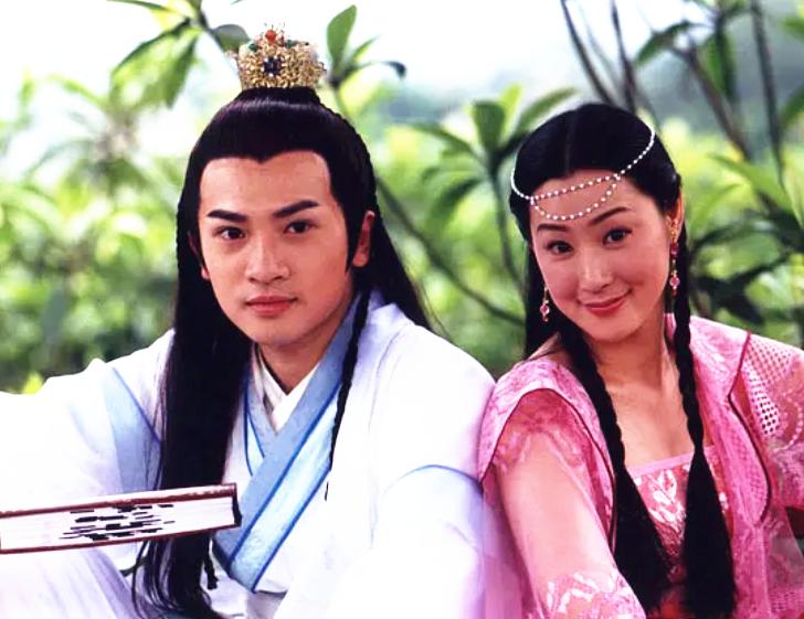 "Murong Jiu" Hou Bingying recently moved to the mainland and made a low ...