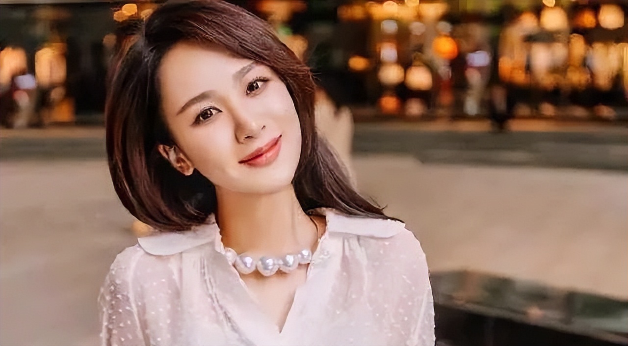 It is recognized that the 6 most beautiful faces with dimples: Lin ...