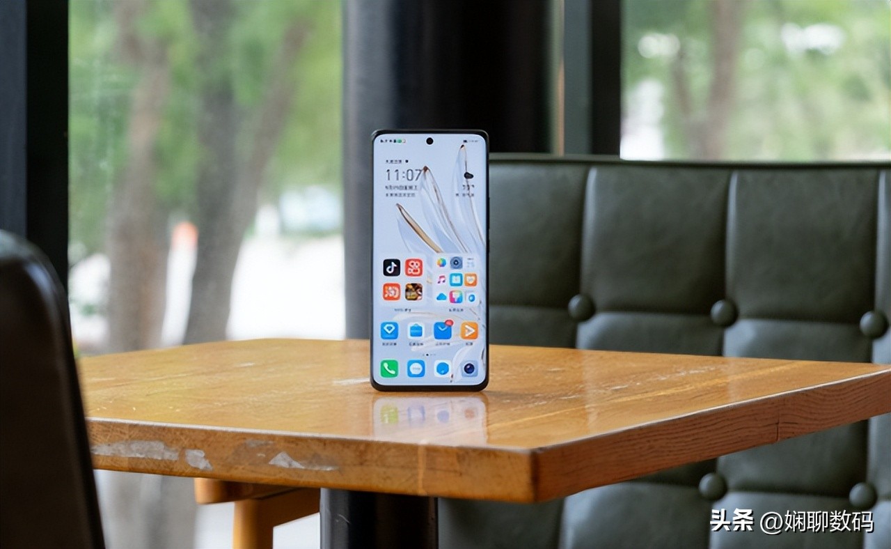 Honor's new phone dives quickly, curved screen + three main cameras ...