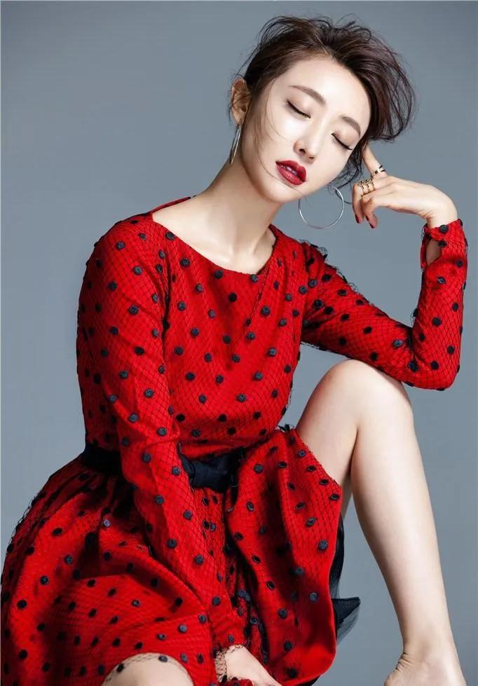 Jiang Chen's beautiful picture - iNEWS