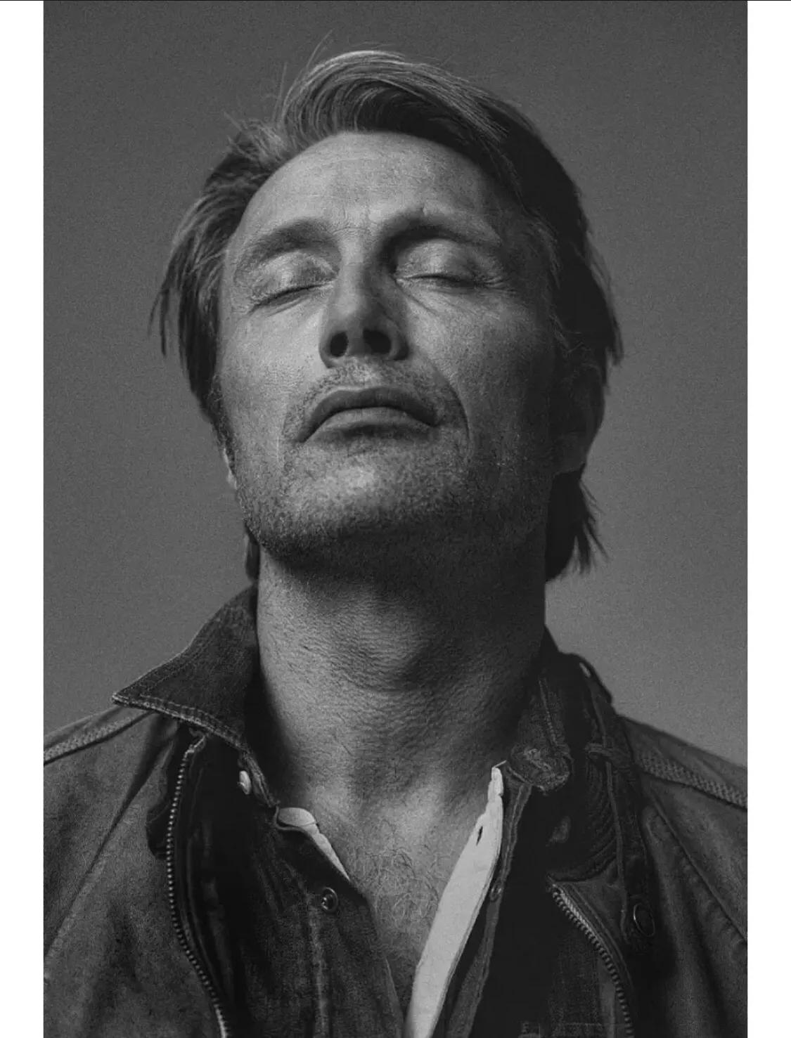 European and American Star Atlas - Max Mickelson - iNEWS