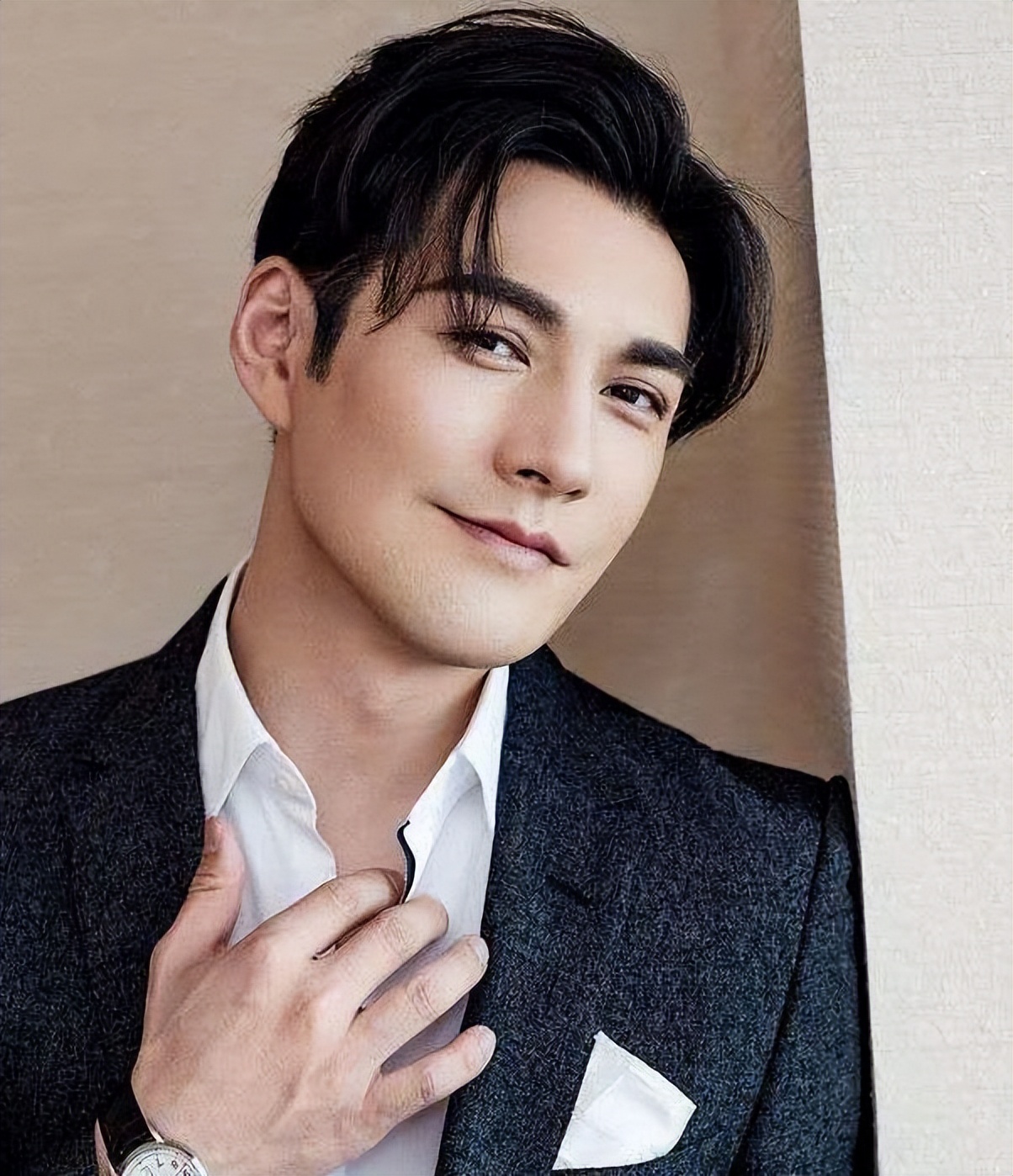 It is also a "beautiful man with a thick face". Putting Yan Yikuan and ...