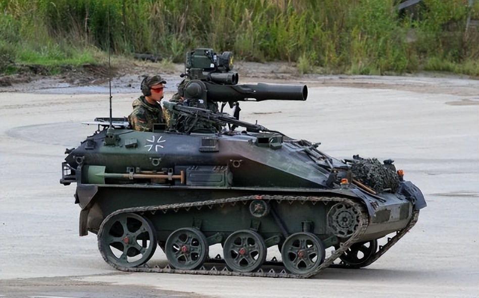 Airborne Iron Cavalry - German "Weasel" armored vehicle family - iNEWS