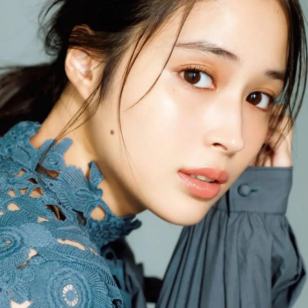 Beauty is strong and miserable!Hirose Alice's Untold Family Story - iNEWS