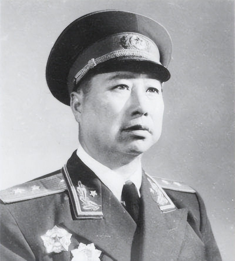 Zhang Lingfu seized a rifle from the People's Liberation Army and ...
