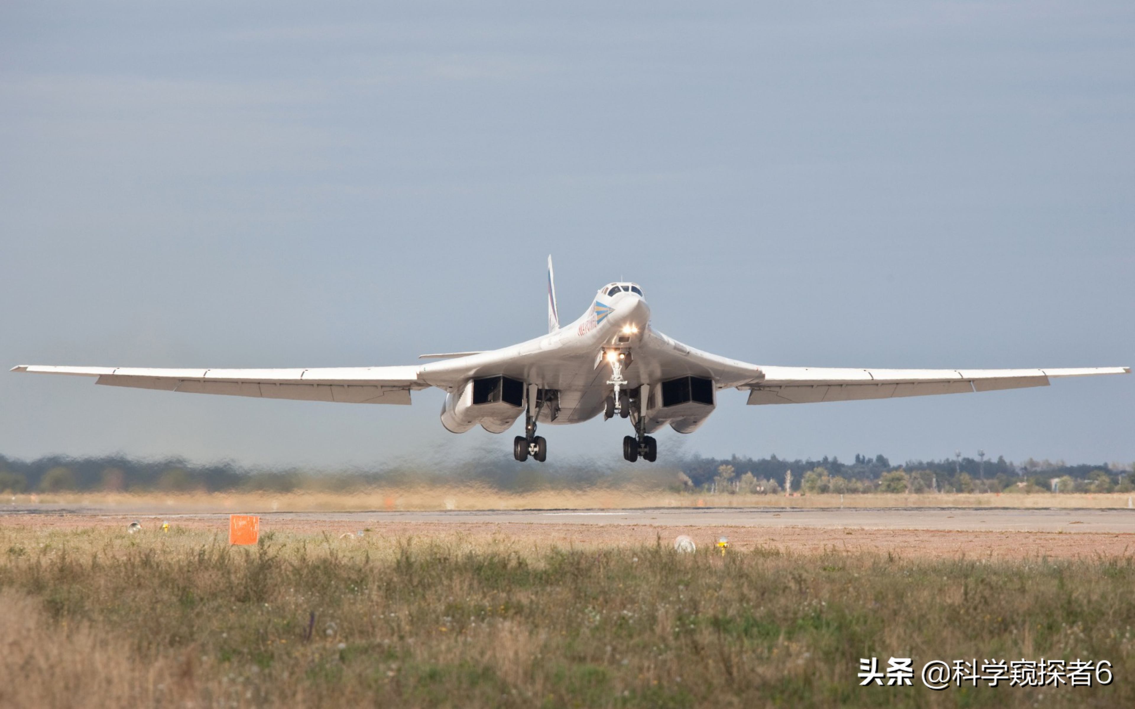 How powerful is the Tu-160 bomber?The strike distance is as high as ...
