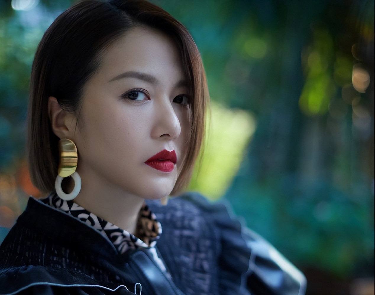 "Born to be proud" Tan Weiwei is a cool and stylish female singer ...