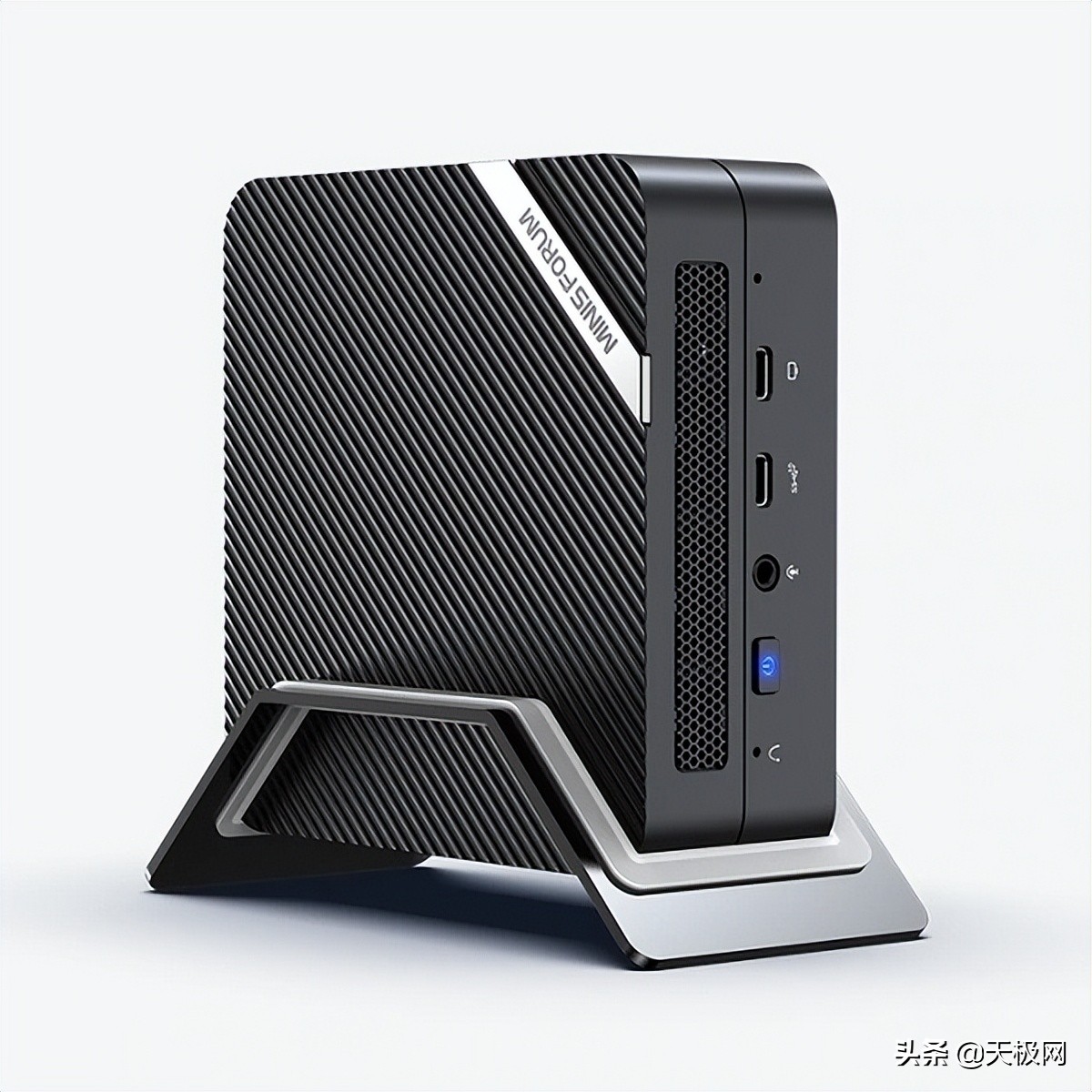 Ryzen R5-5625U blessing!Minisforum releases UM560 mini PC - iNEWS