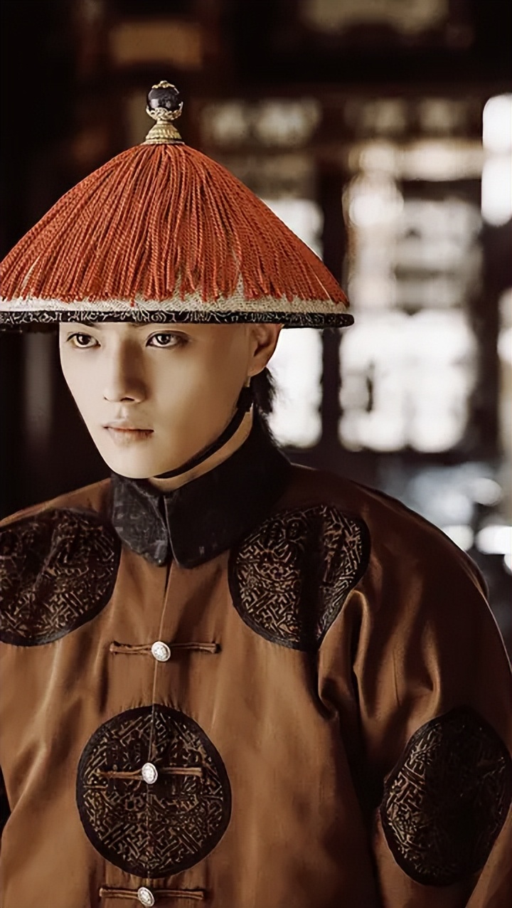 It is also a "beautiful man with a thick face". Putting Yan Yikuan and ...