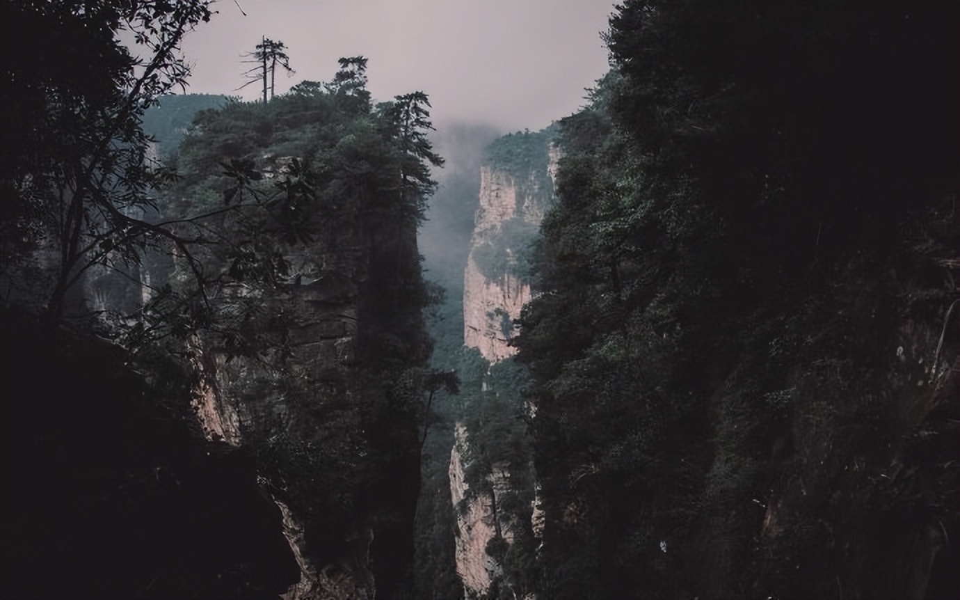 Zhangjiajie Shili Gallery - iNEWS