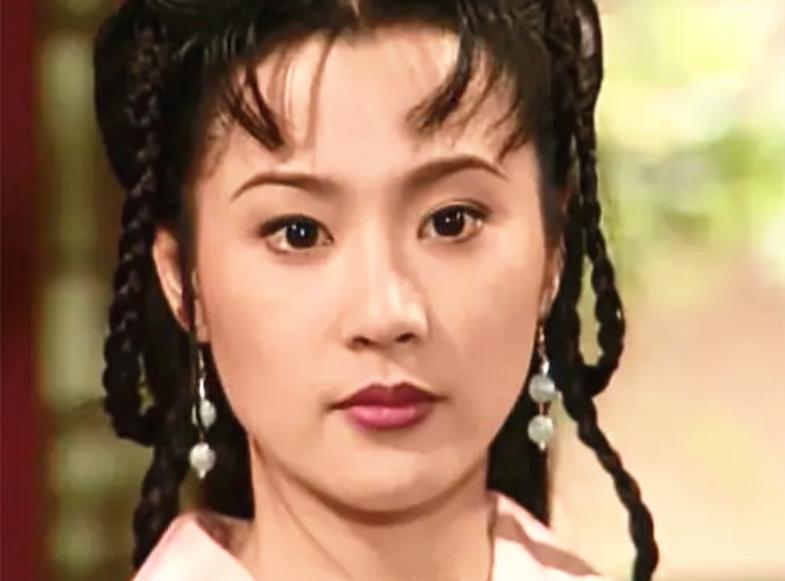 "Murong Jiu" Hou Bingying recently moved to the mainland and made a low ...