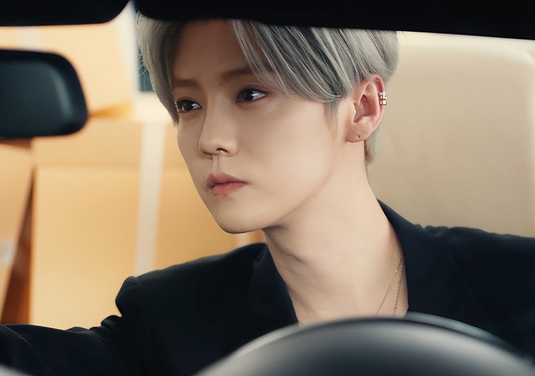 Luha fans fight back against Luhan fans, claiming that the copycat is ...