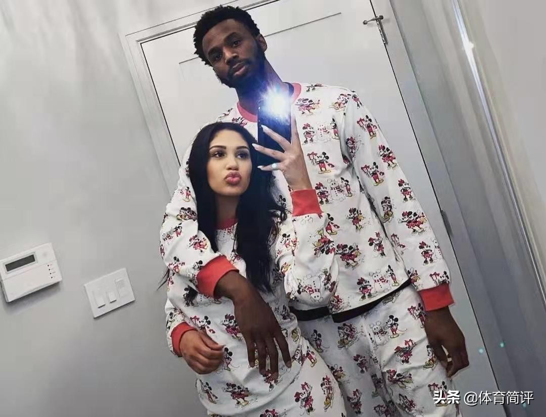 Why did Wiggins choose to hold hands with basketball players after ...