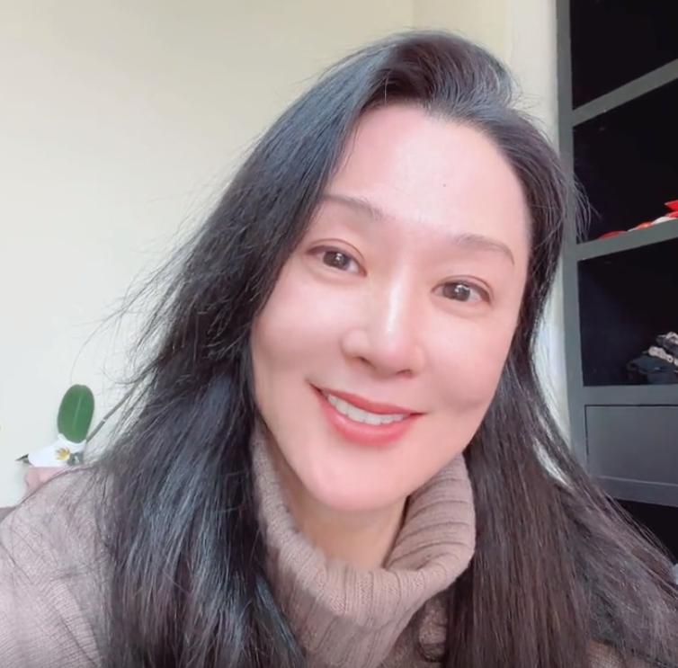 "Murong Jiu" Hou Bingying recently moved to the mainland and made a low ...