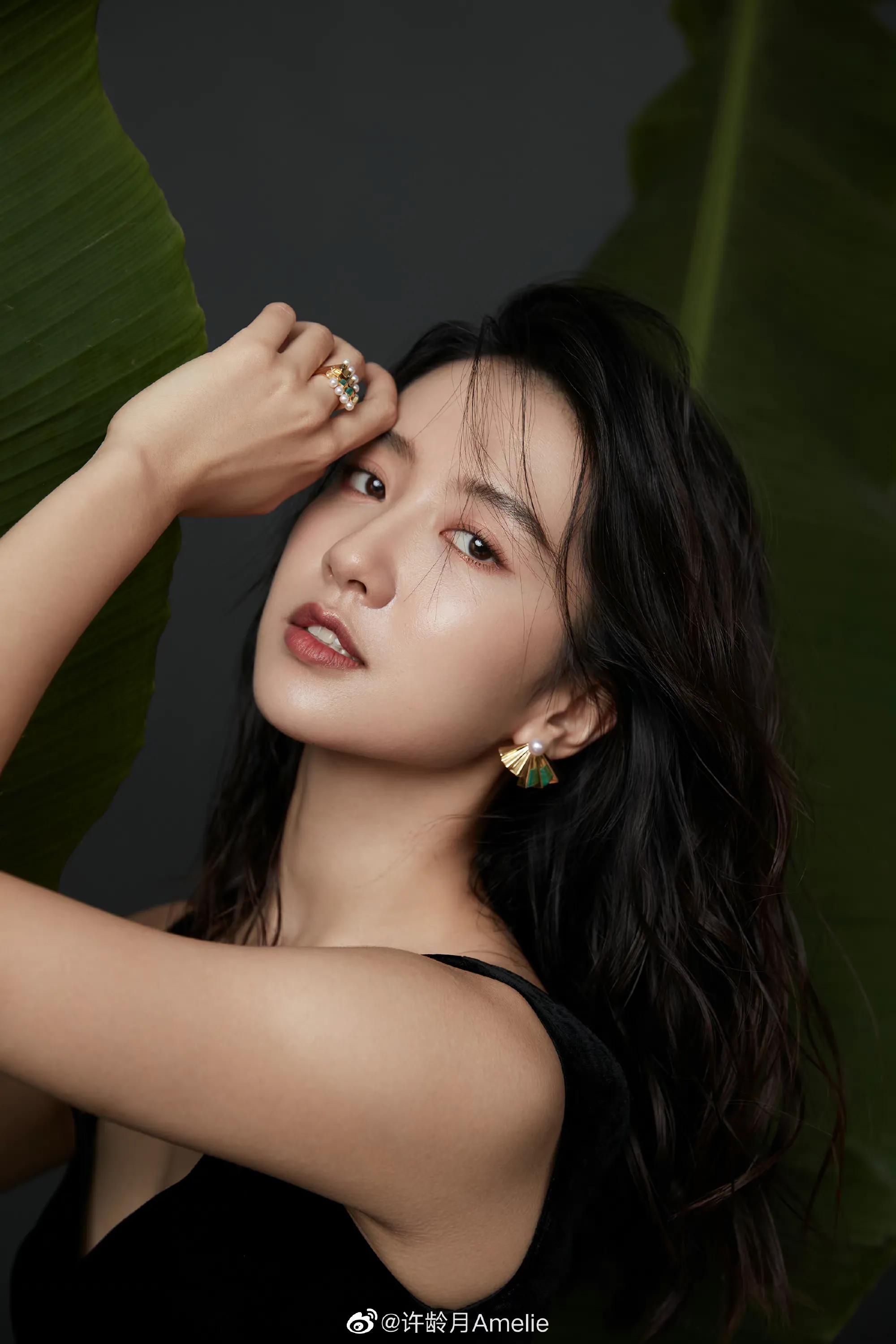 Xu Lingyue's beautiful picture - iNEWS