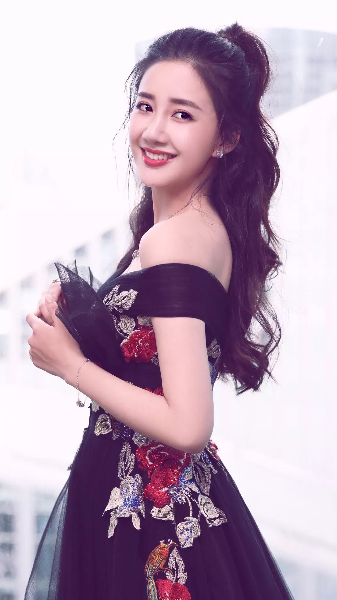 Chen Xinyu: Sweet and smart, gentle and generous, charming and charming ...