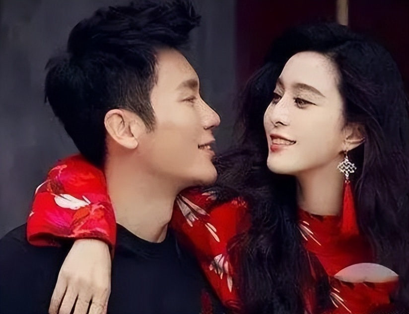 Feng Xiaogang and Li Chen started tearing up and shouted that Li Chen ...