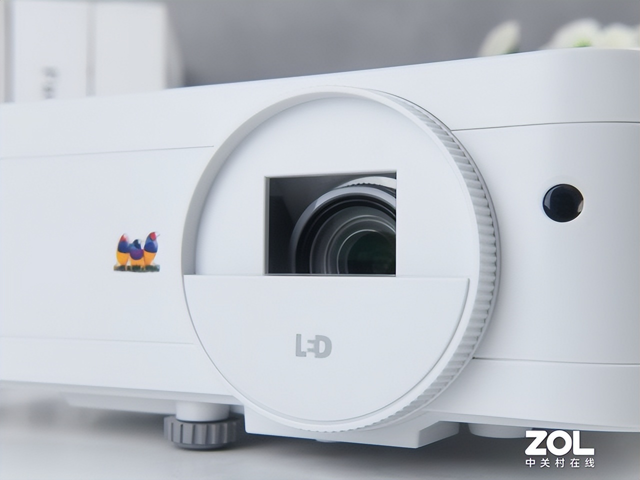 Business and entertainment grab ViewSonic smart LED projection Y5 ...