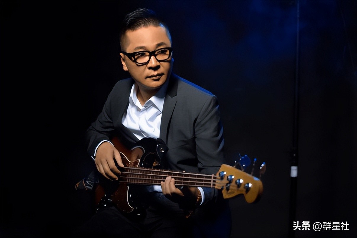 Li Chunbo became famous with his song "Xiao Fang", he fell in love for ...