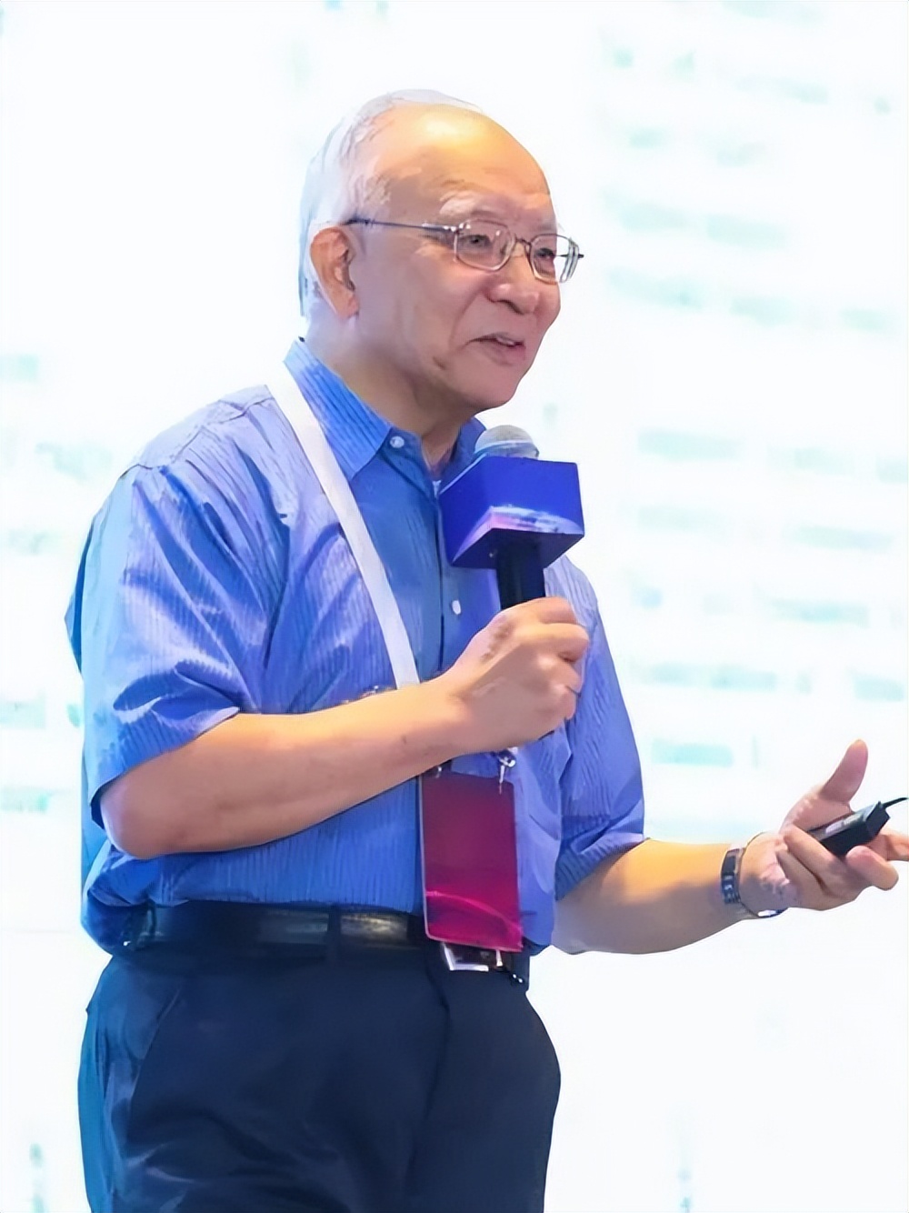 Top computer expert Han Jiawei: has been walking at the forefront of ...