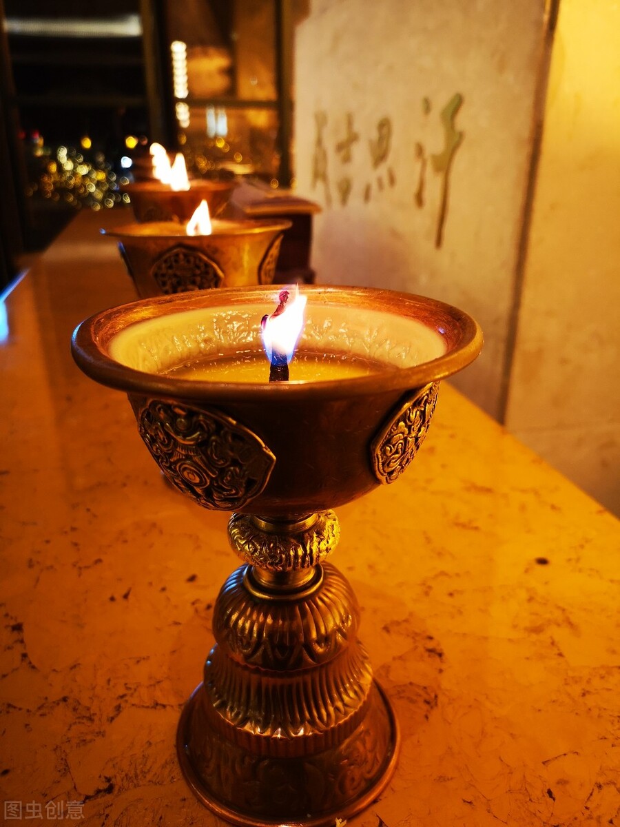 Tomb Everbright Lamp - iNEWS