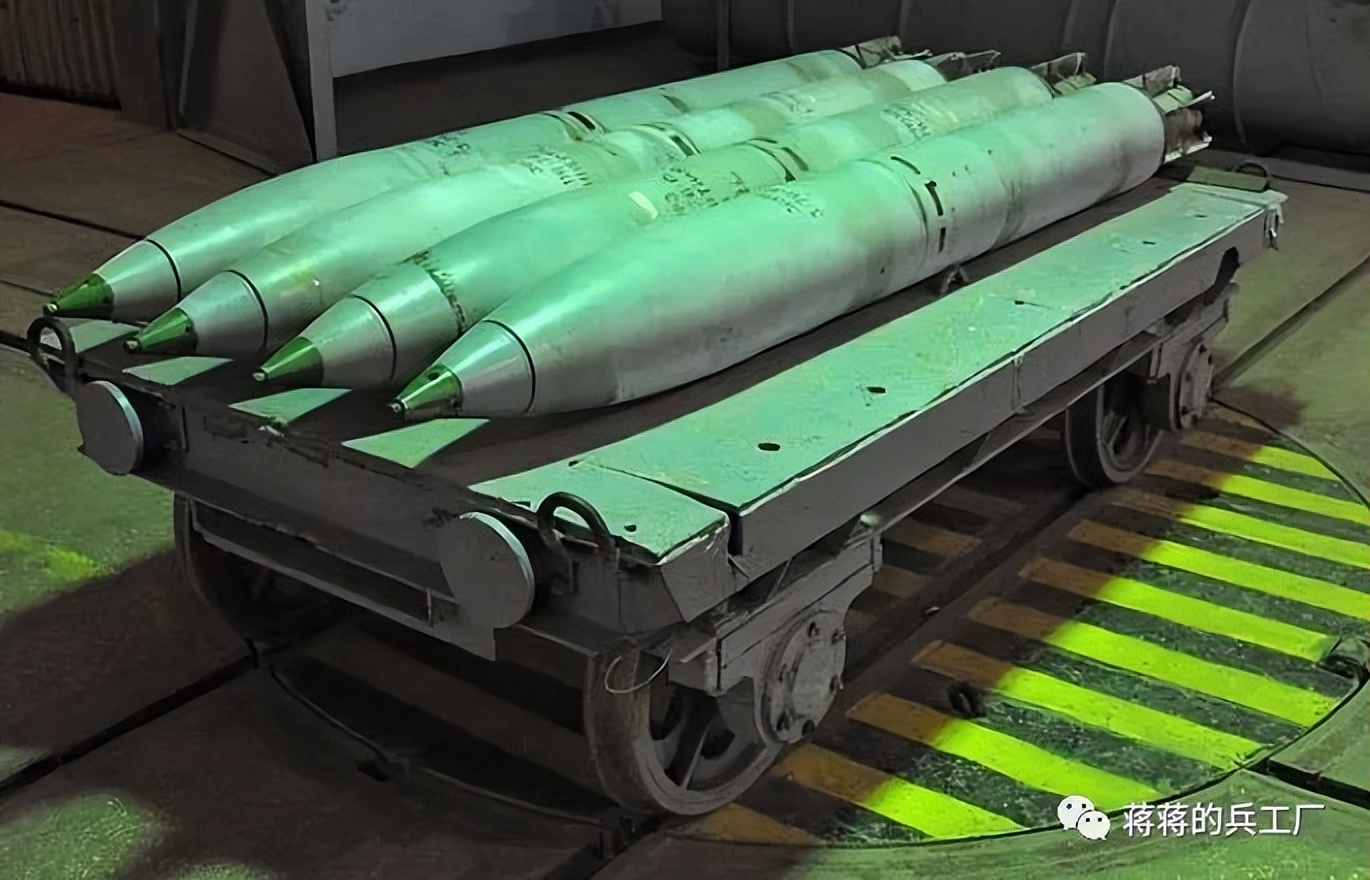 The Russian 2S4 mortar fired 240mm laser-guided shells to directly hit ...