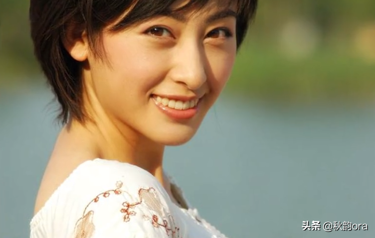 Wang Yaqi: He fell in love with Zhang Tielin at the age of 17, married Li Zixiong at the age of ...