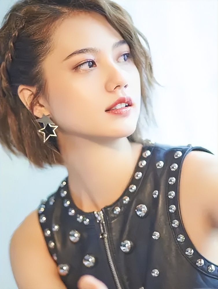 The beauty in "Hungry City", Jiang Peiyao is pure, she is the most ...
