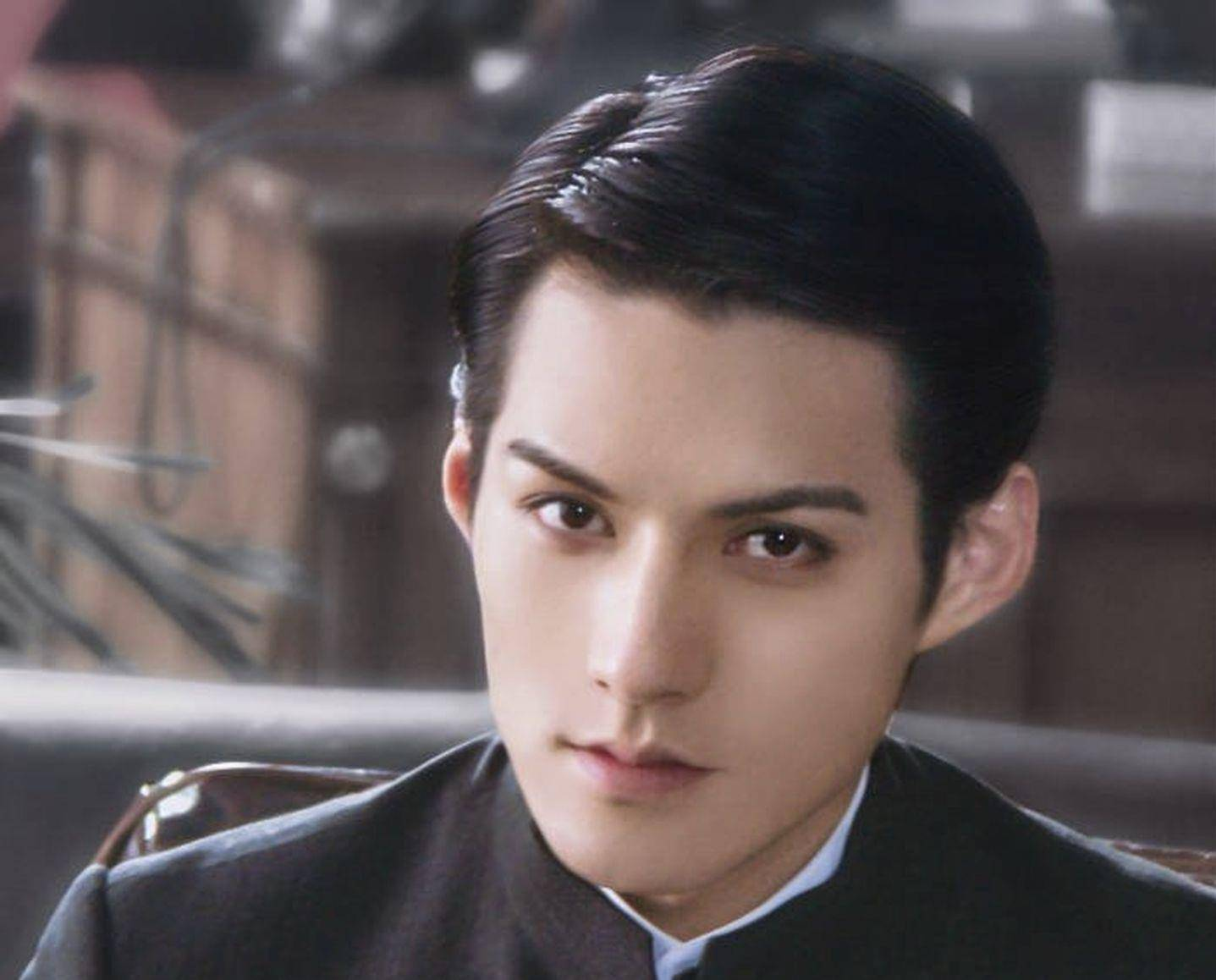 It is also a "beautiful man with a thick face". Putting Yan Yikuan and ...