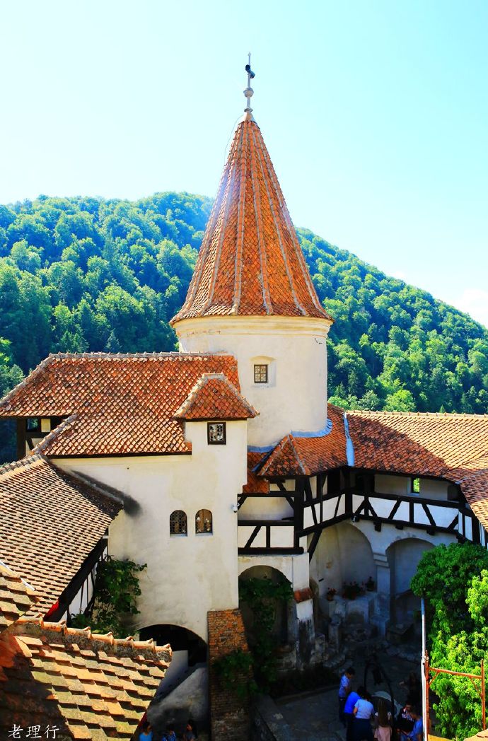 Into the Balkans (28) - Visit "Vampire Castle" "Romania" - iNEWS