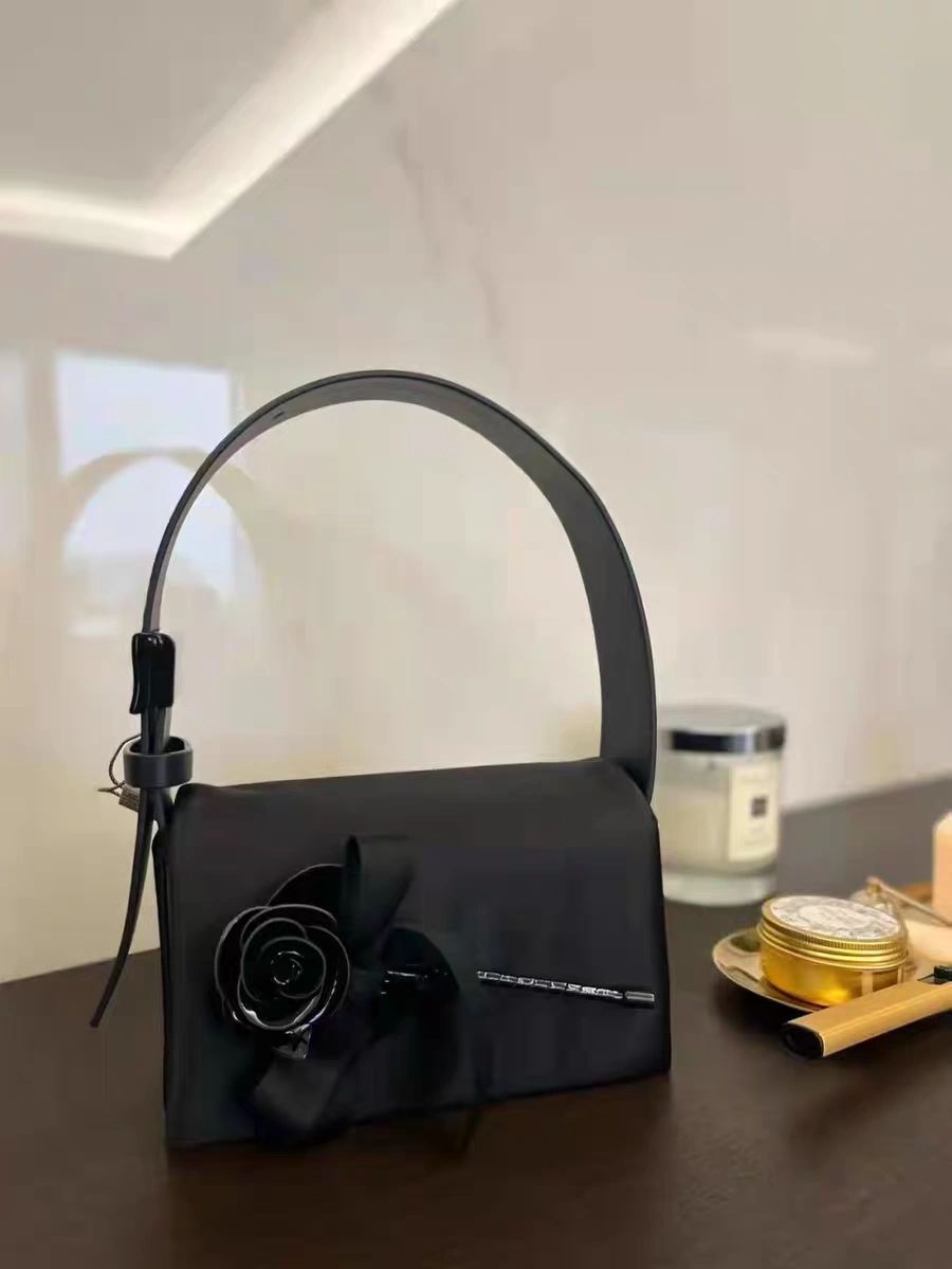 The new little ck is really in love with it. I have no resistance to it ...