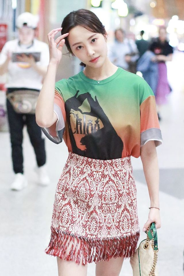 Li Chun: He acted in "The Thirteen Hairpins of Jinling" when he debuted ...