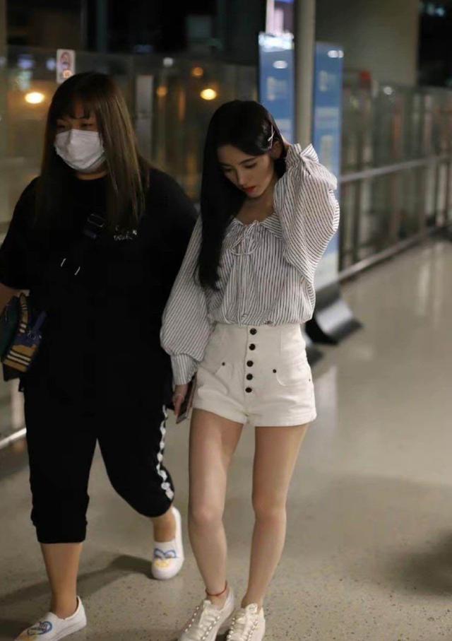 Ju Jingyi is petite, but she knows how to wear it. She can even handle ...