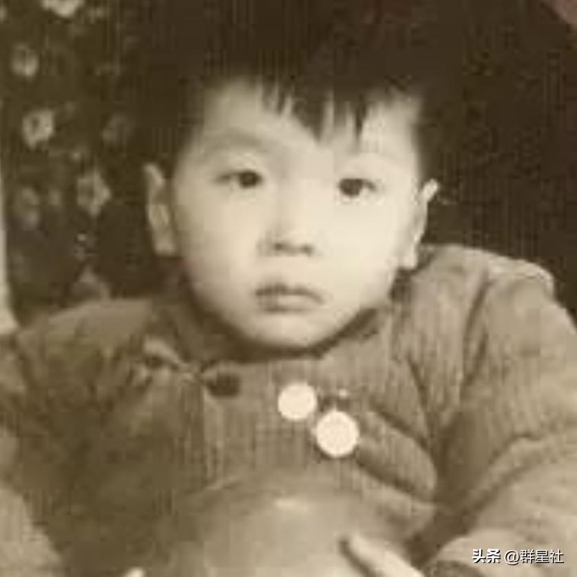 Li Chunbo became famous with his song "Xiao Fang", he fell in love for ...