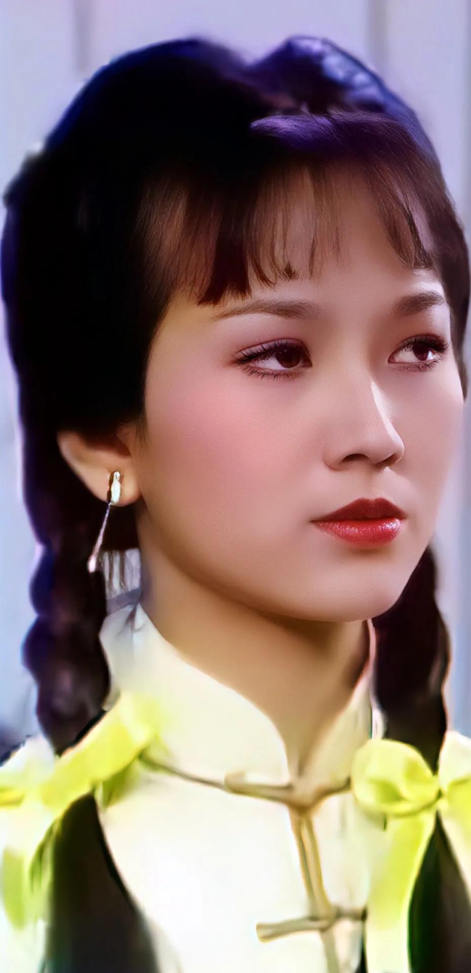 Zhao Yazhi played Feng Chengcheng in the 1980 version of the TV series ...