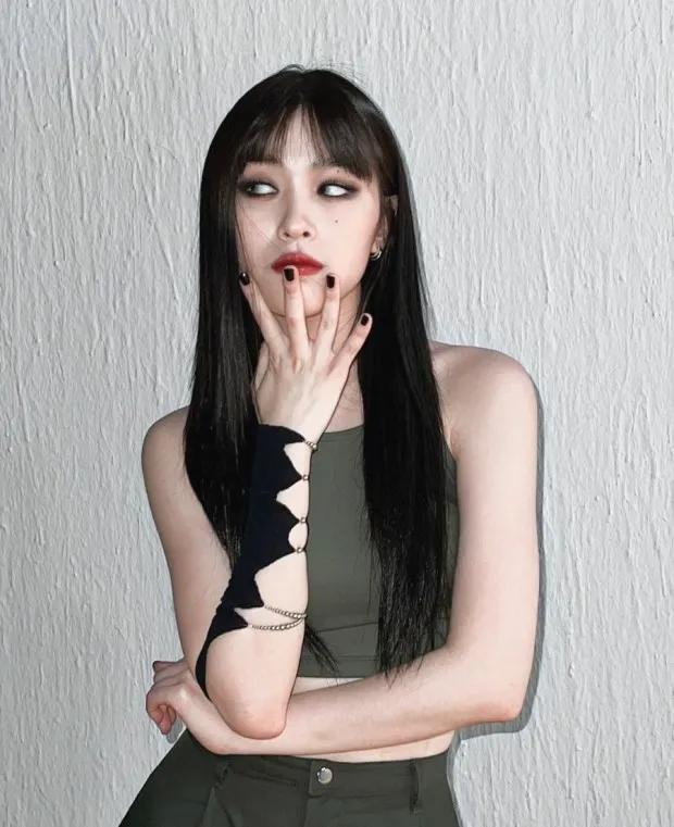 ITZY Liu Zhen, like a handsome Hollywood female warrior - iNEWS