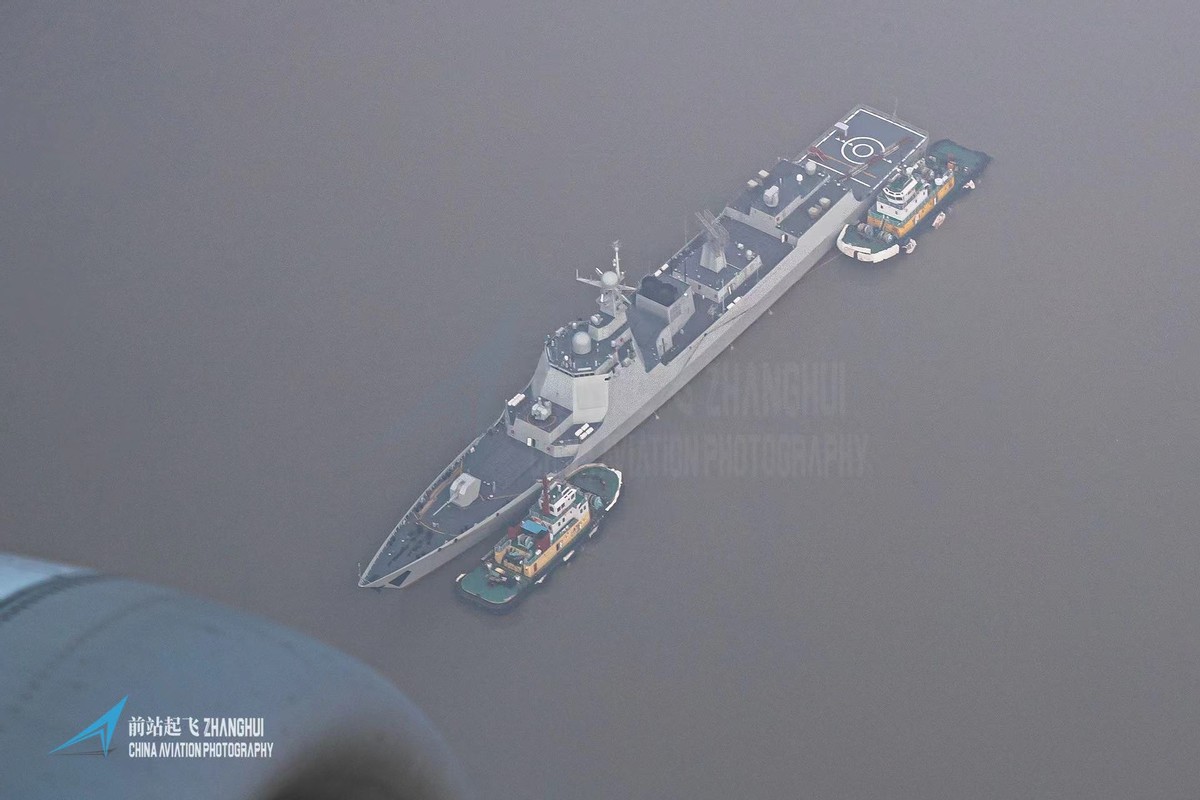 The U.S. nuclear war command plane arrived in Japan, the Miyako Strait ...