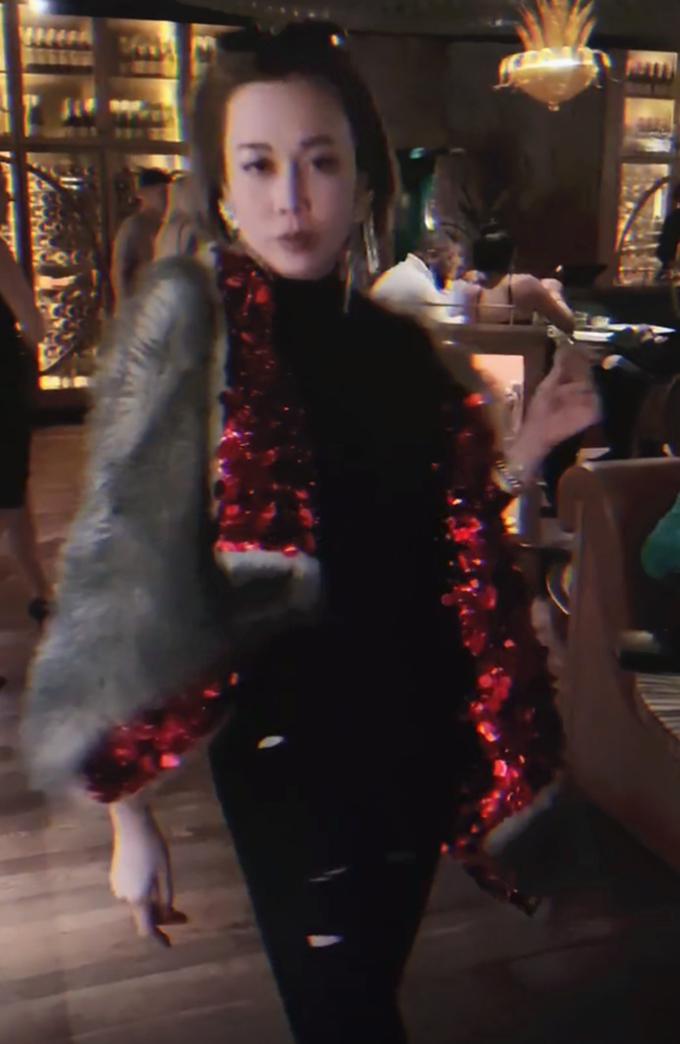 "Star Girl" Sun Jiajun appeared on the beach, wearing shorts to show ...