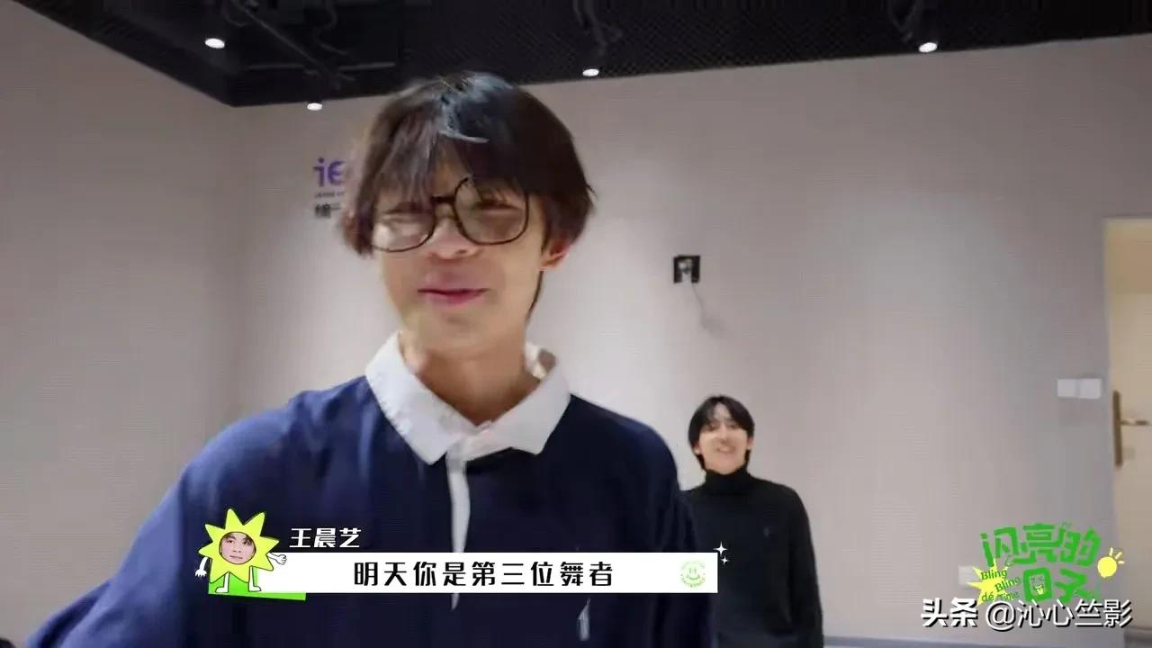 Wang Chenyi's filming is too difficult, looking forward to Wang Chenyi and Zhao Rang's MV ...