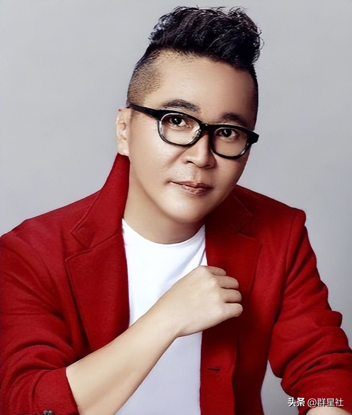 Li Chunbo became famous with his song "Xiao Fang", he fell in love for ...