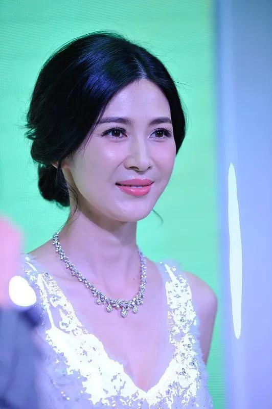 Tong Lei's sexy photo - iNEWS