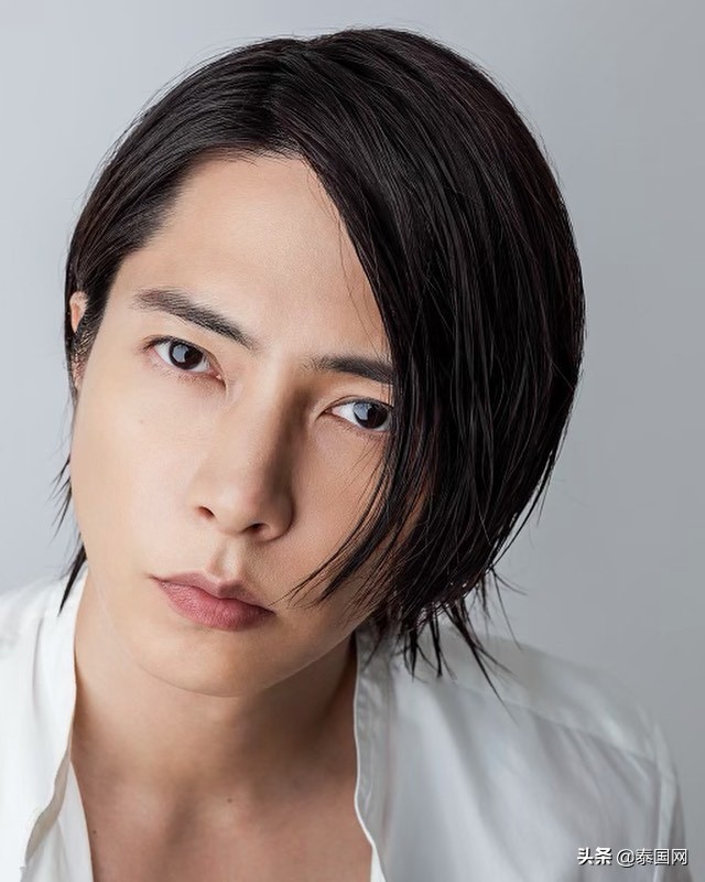 Tomohisa Yamashita, a well-known Japanese actor, went to Thailand to ...