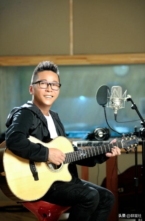 Li Chunbo became famous with his song "Xiao Fang", he fell in love for ...