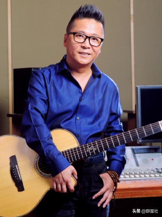 Li Chunbo became famous with his song "Xiao Fang", he fell in love for ...