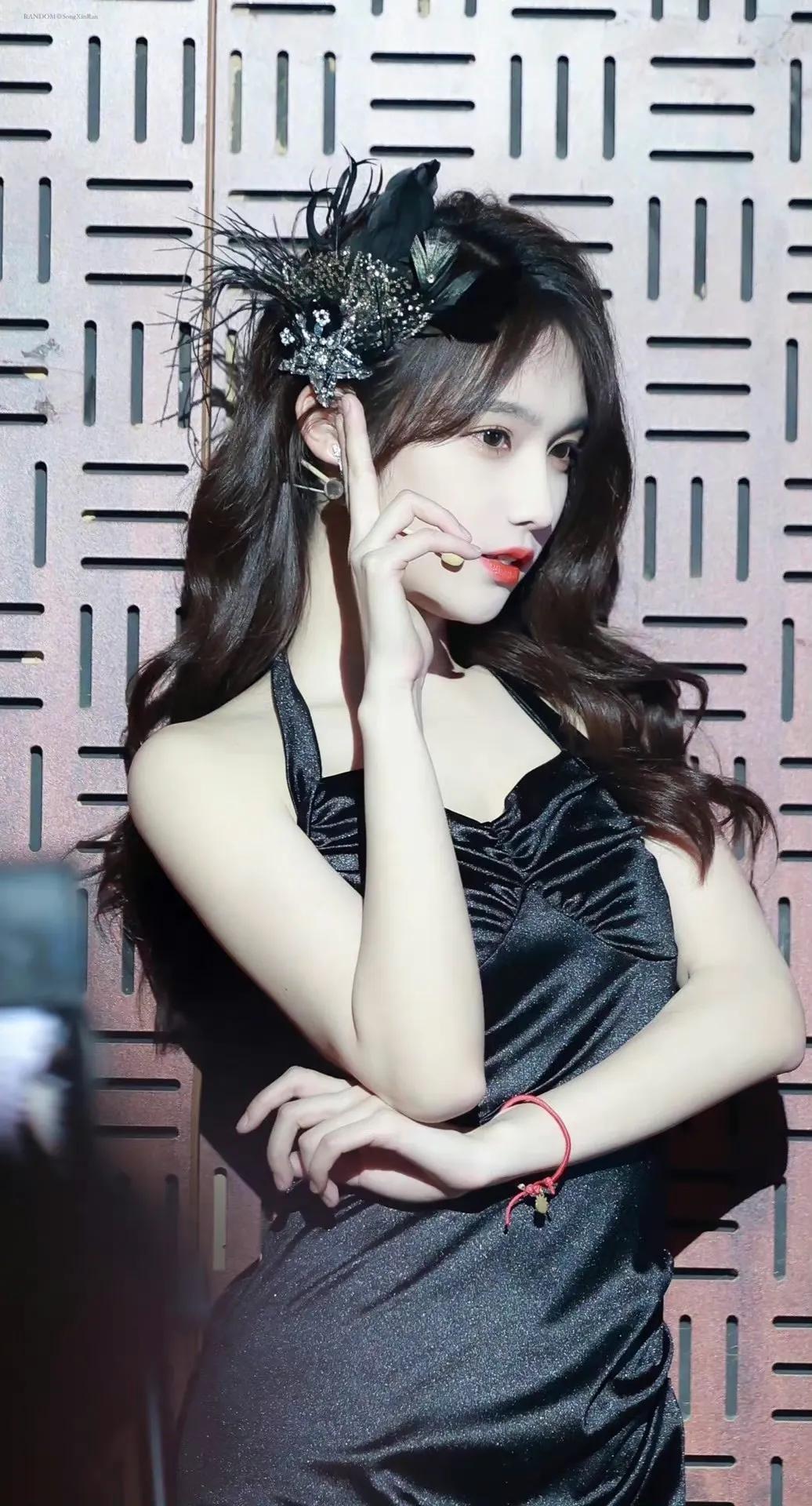 The cool and sweet Song Xinran - iNEWS